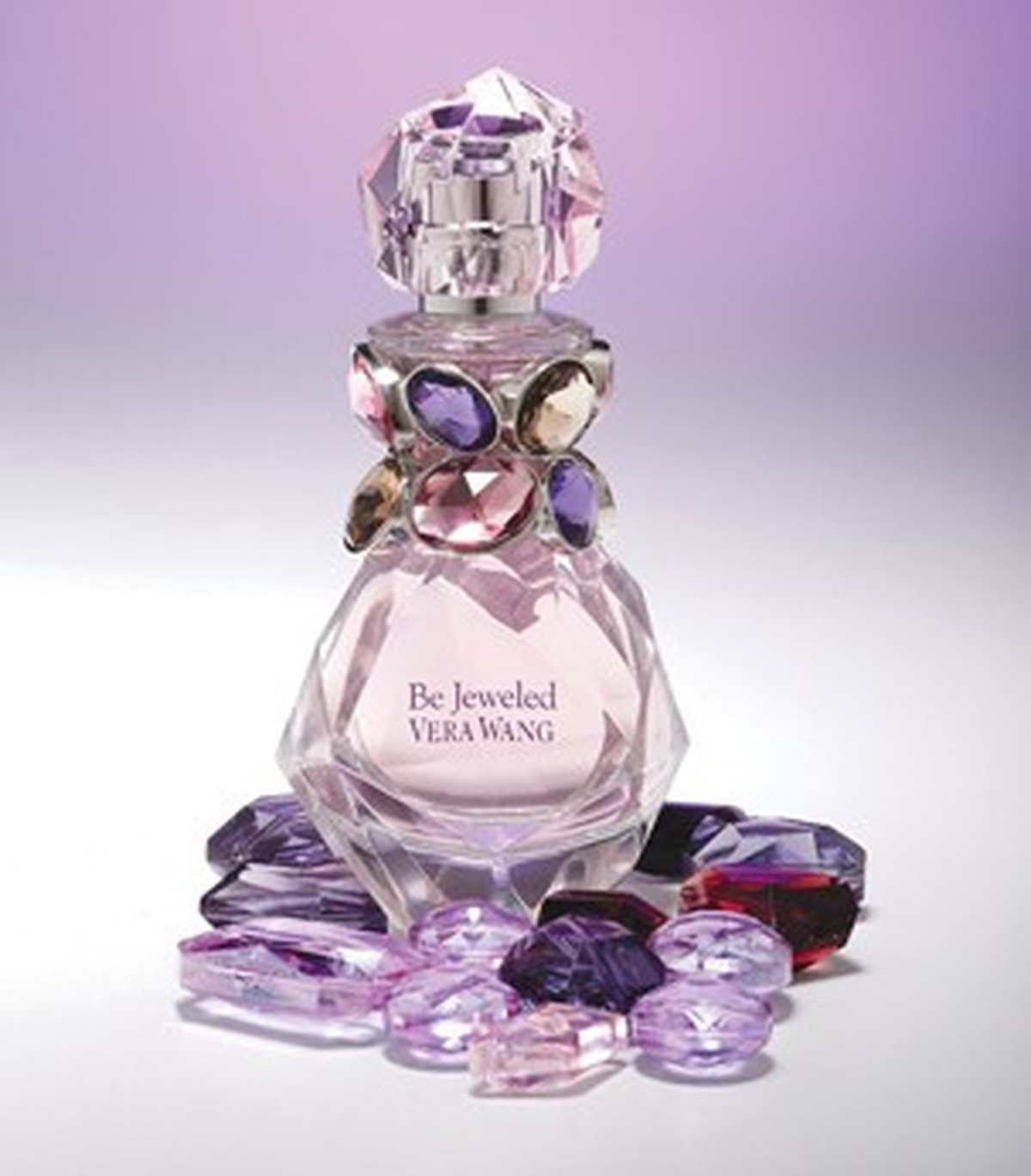 Vera Wang foi buscar nas joias inspiração para sua nova fragrância