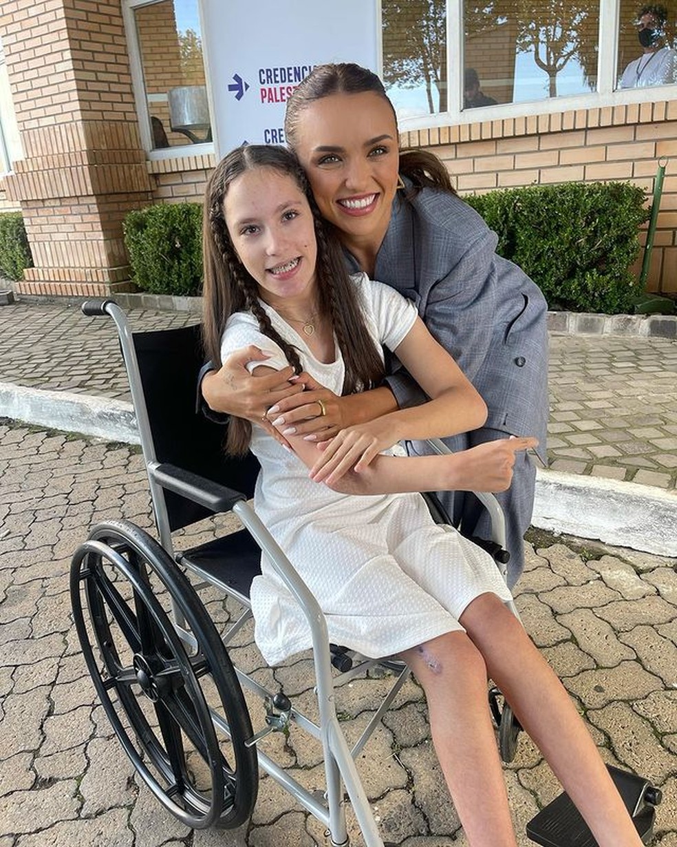 Em grande estilo, Rafa Kalimann abre álbum de fotos de viagem para ...