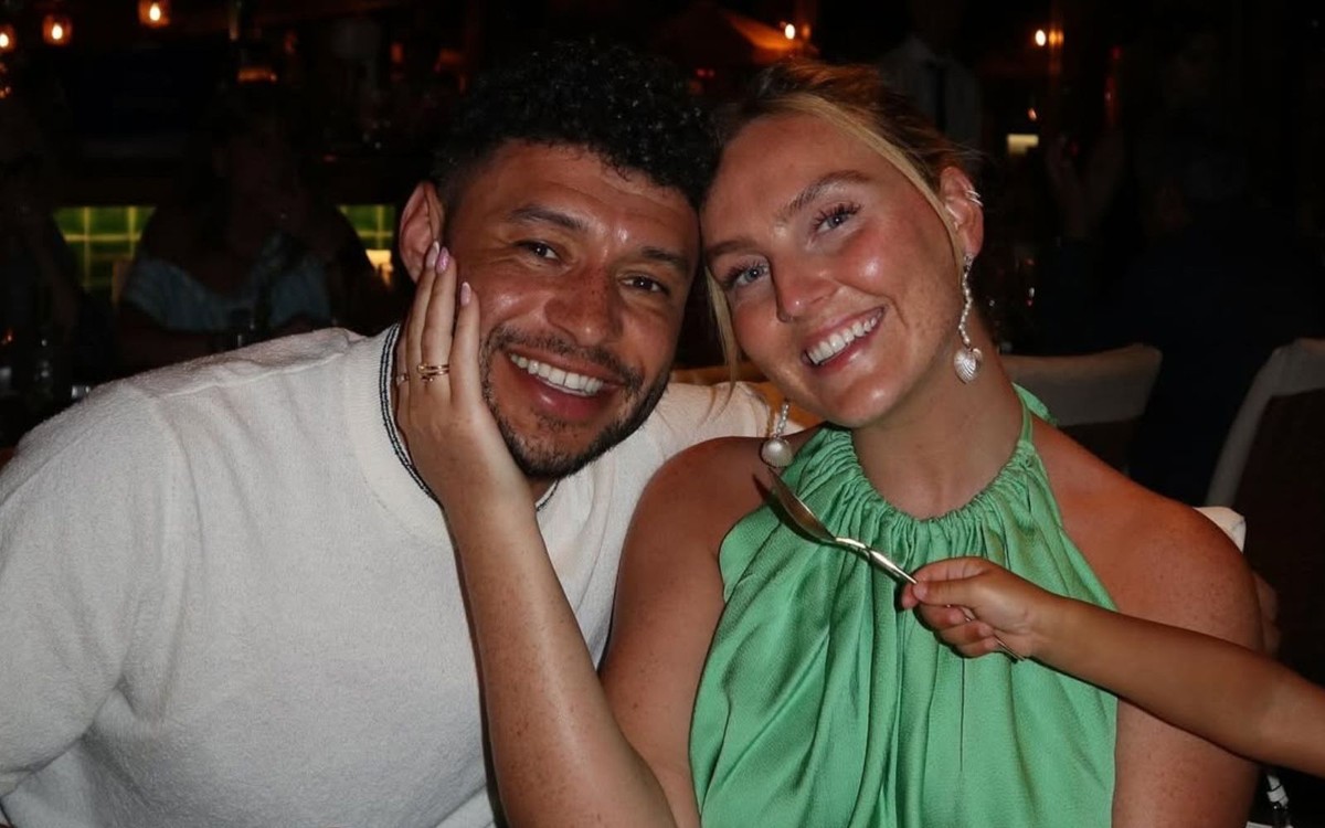 Perrie Edwards e Alex Oxlade-Chamberlain se casam em cerimônia discreta ...