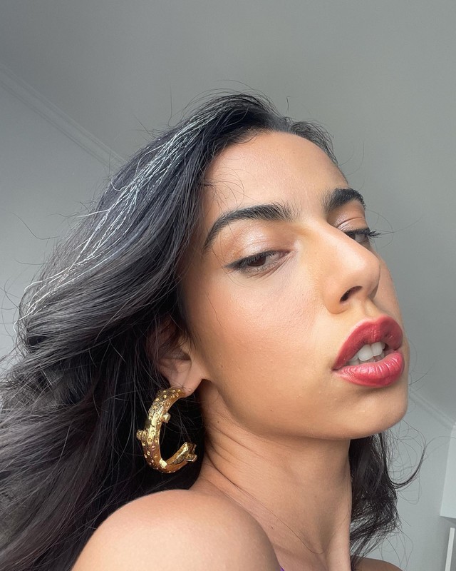 Cabelo grisalho: 5 dicas para se inspirar em Marina Sena e colocar os brancos para jogo