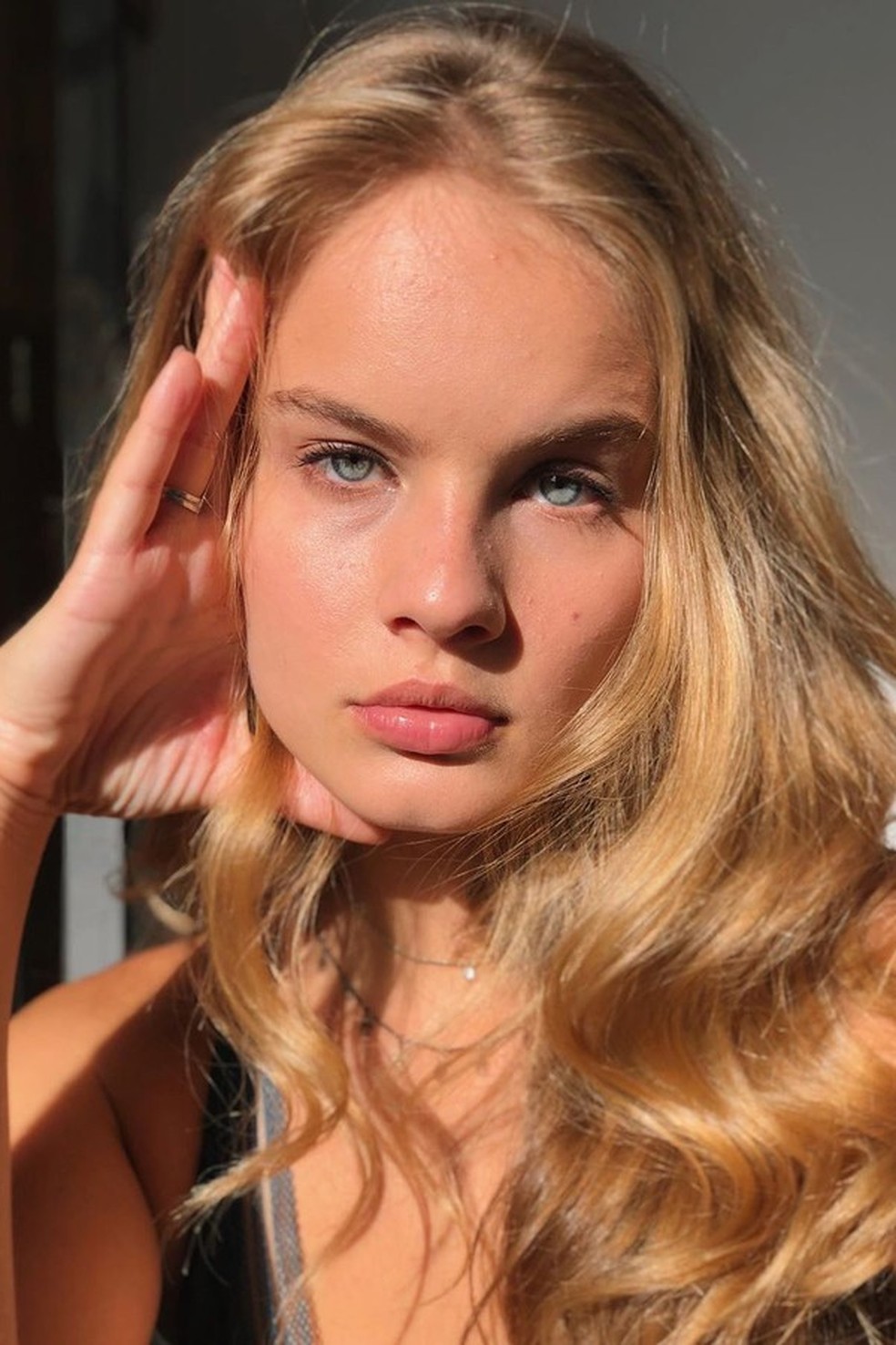 Valentina Bulc compartilha selfie e encanta seguidores