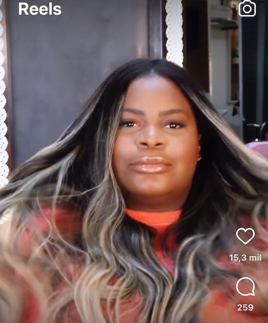 Jojo Todynho coloca megahair e faz mechas loiras no cabelo ...