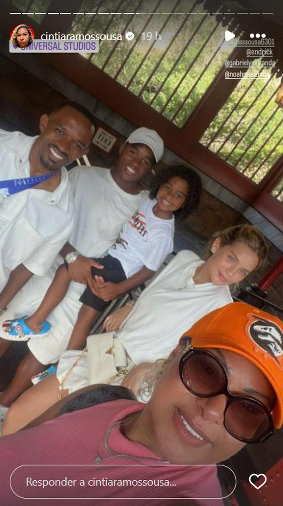 Gabriely Miranda afasta rumores de briga com mãe de Endrick e posa com ...