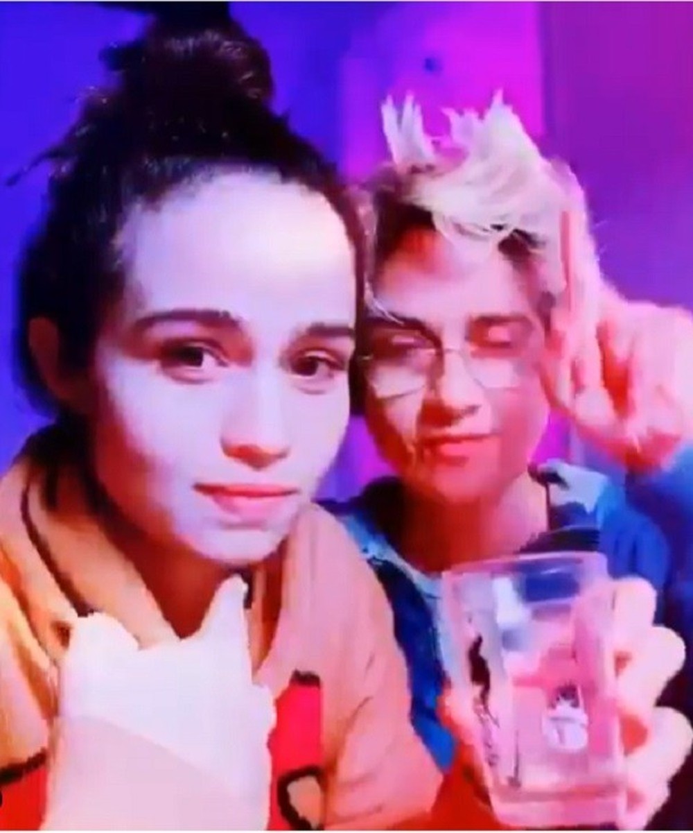 Ao responderem quiz de casal, Nanda Costa e Lan Lahn entregam ...