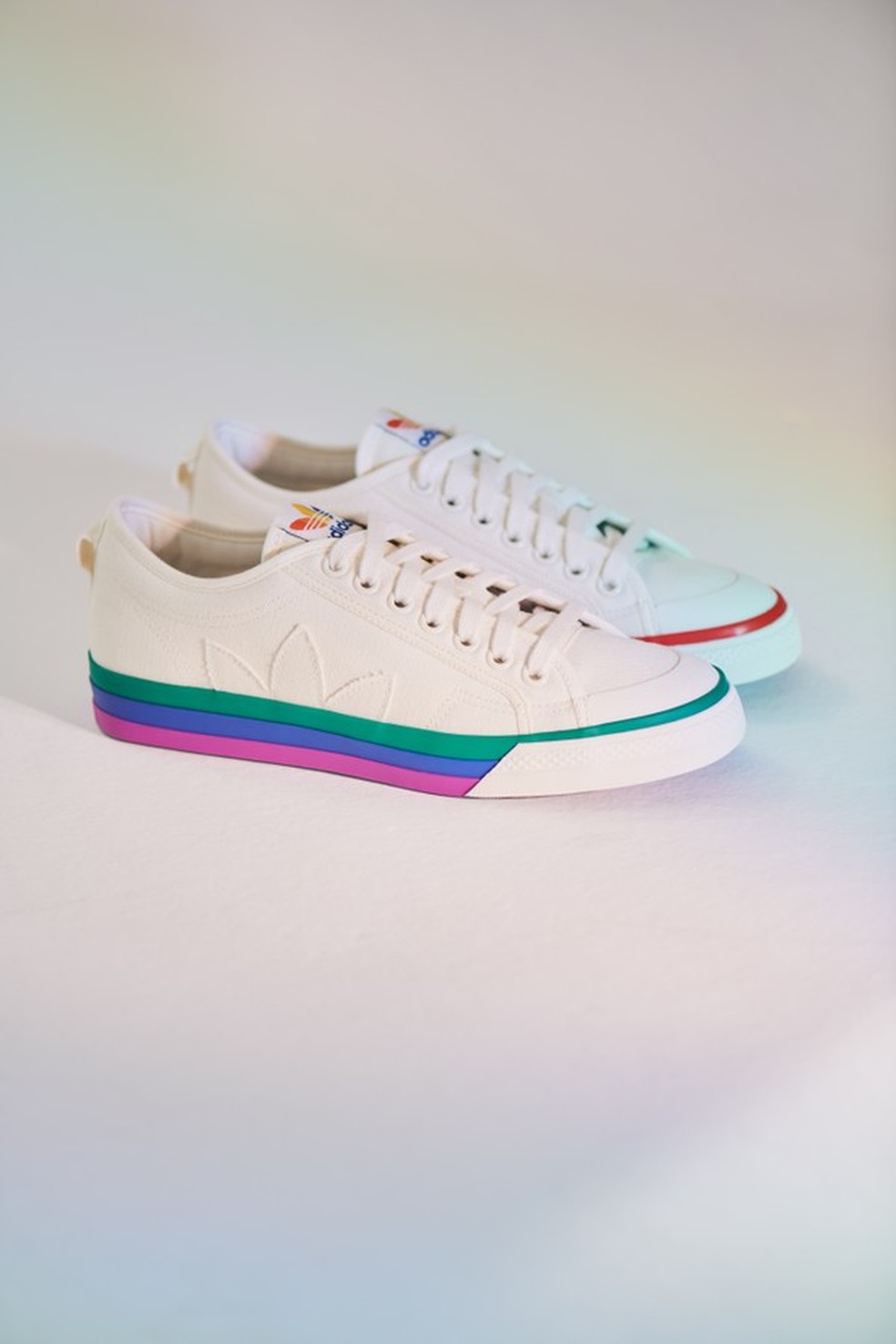 Pabllo Vittar estrela campanha da coleçao Pride Pack, de adidas Originals