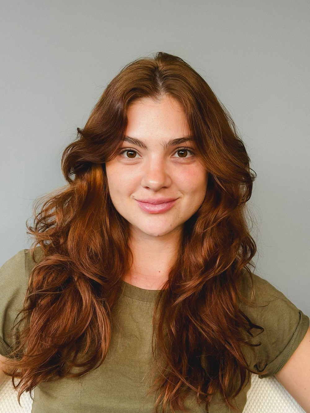 Debora Ozório surge ruiva para viver nova personagem em novela da TV Globo