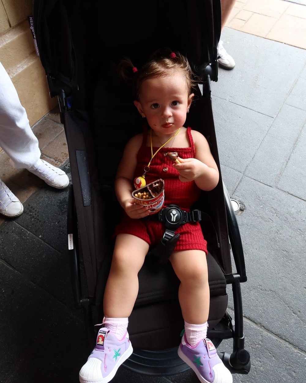 Carol Batista mostra as filhas se divertindo na Disney: 'Tudo por elas'