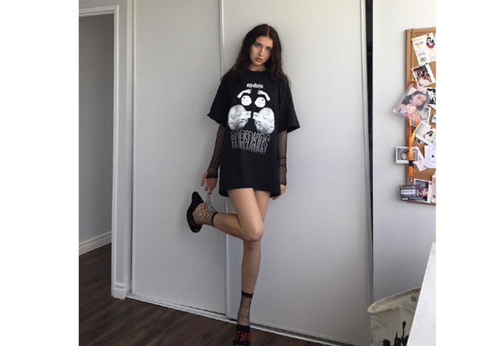 Parou no tempo: @internetgirl acha que vive nos anos 2000. Siga essa ...