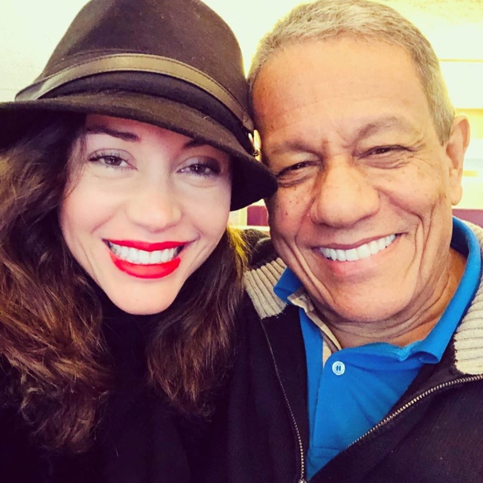 Maria Melilo revela que namorado mais velho mentiu idade: 'Disse que tinha 53'