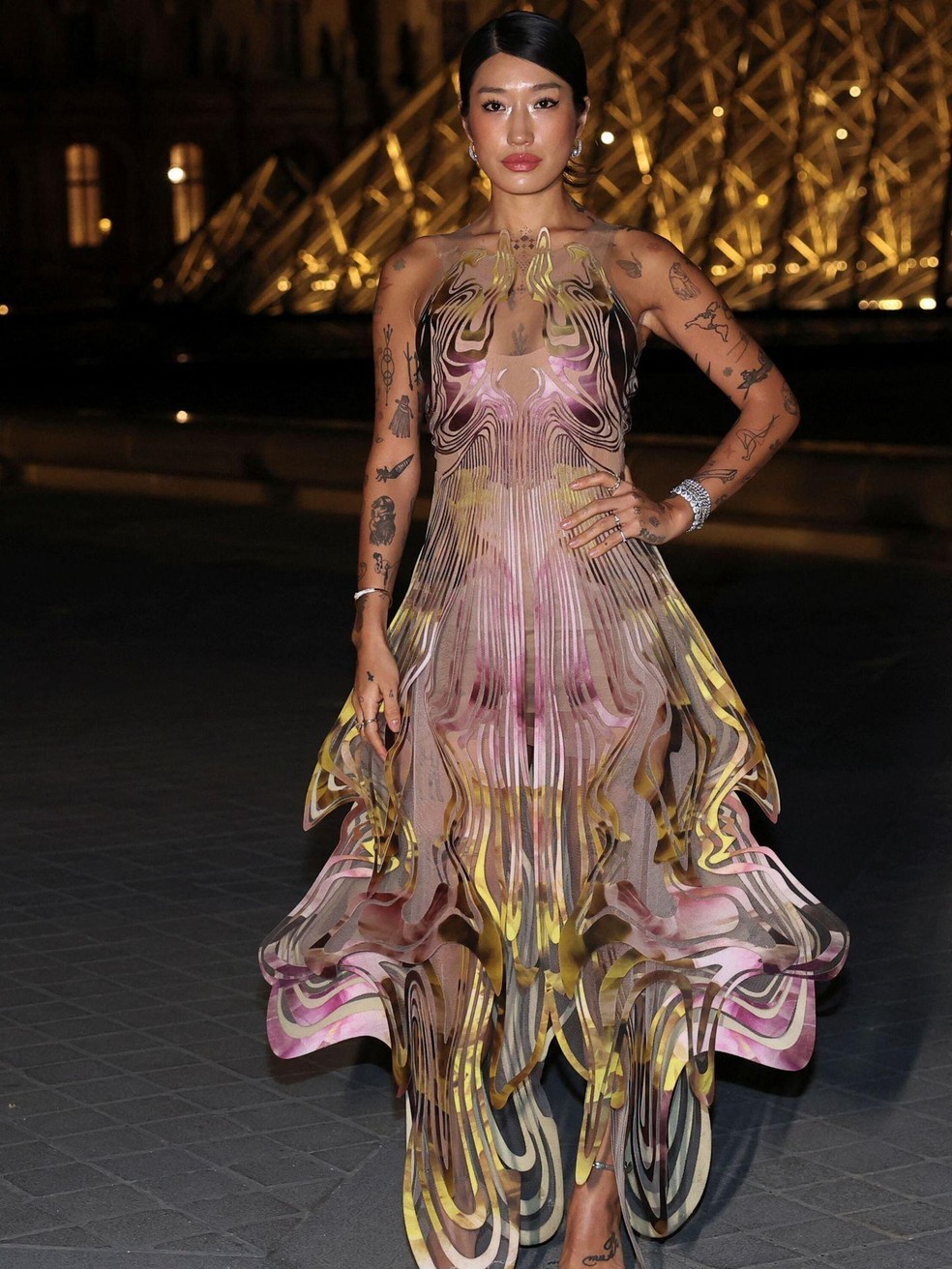 Gala do Louvre reúne famosas e fashionistas em Paris. Veja os melhores ...
