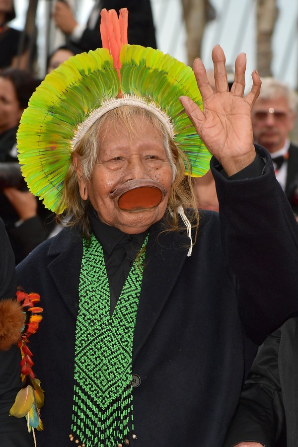 Cacique Raoni Metuktire prestigia estreia de 'Indiana Jones e o Chamado ...
