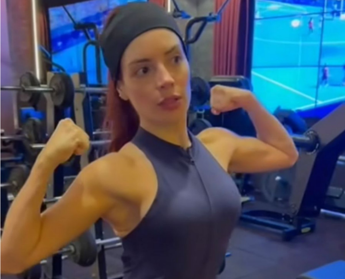 Gkay treina e faz pose para mostrar o resultado: 'Franga'