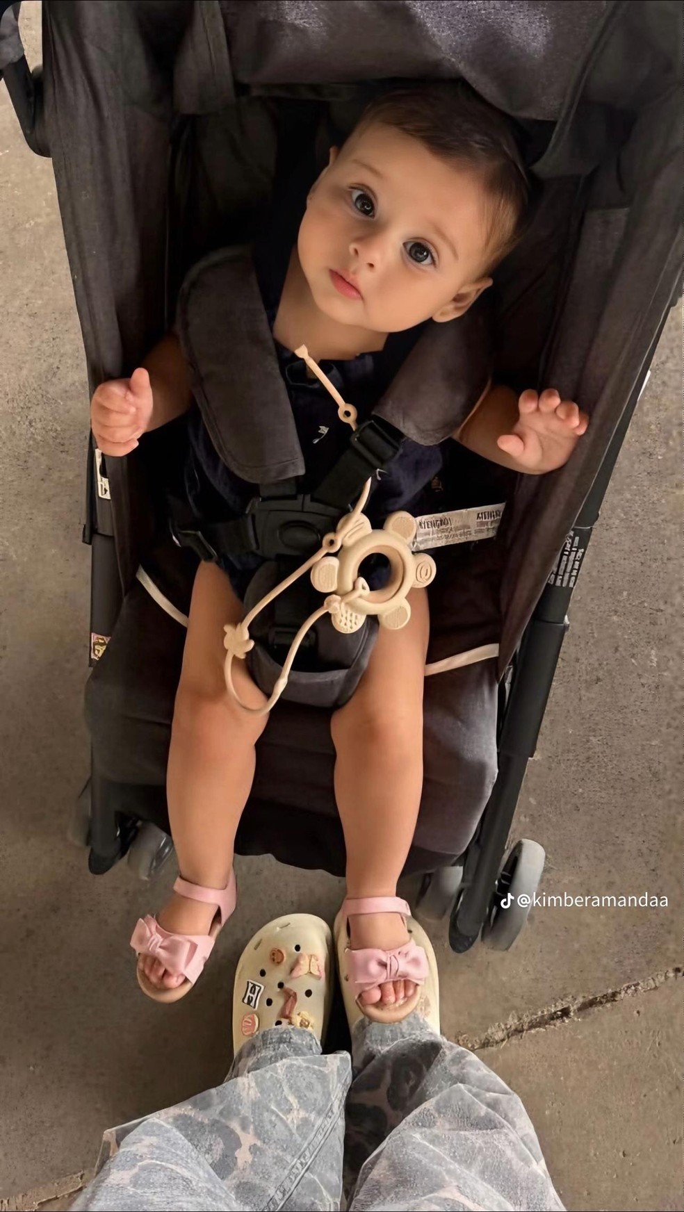 Amanda Kimberlly comemora 8 meses de Helena, sua filha com Neymar