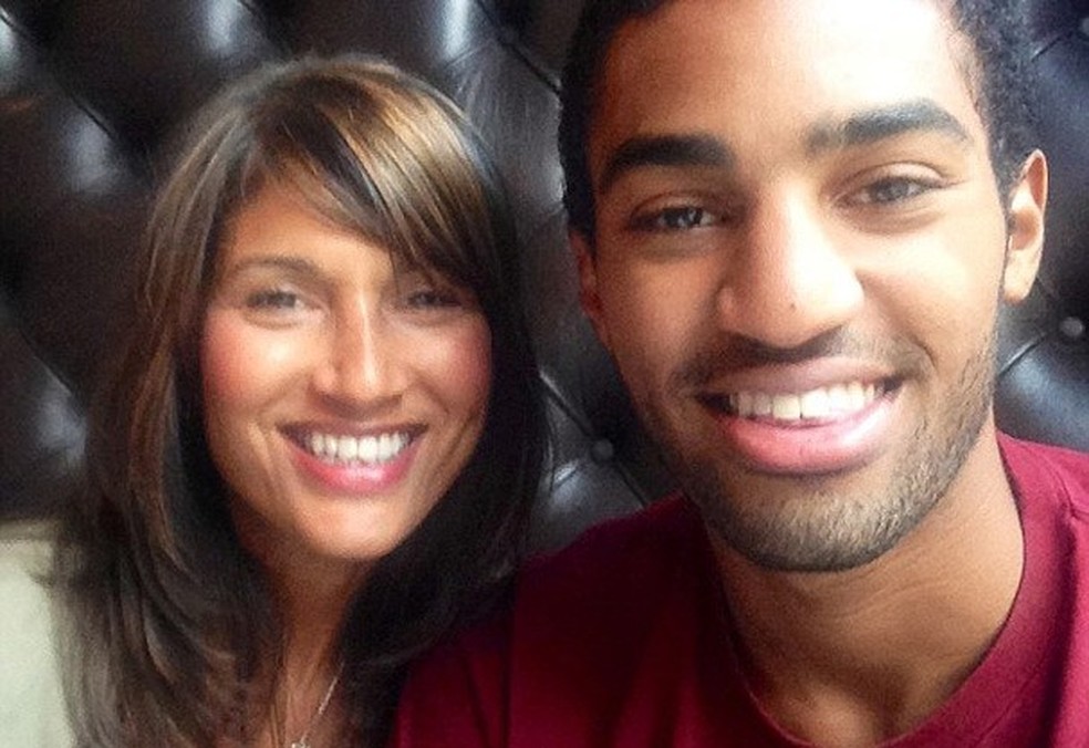 Conheça a inglesa de 52 anos que parece ter 30! É sério!