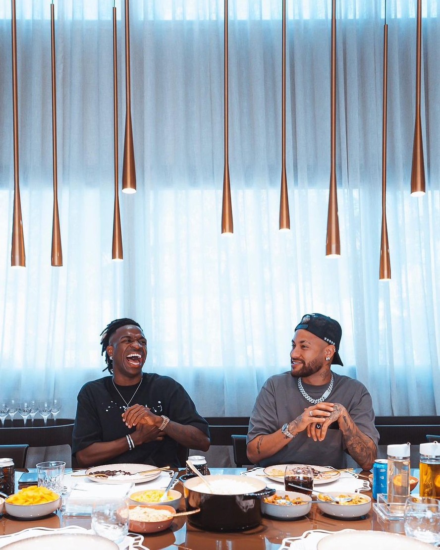 neymar-jr-mostra-encontro-com-vini-jr-e-seguidores-reagem-que-dupla
