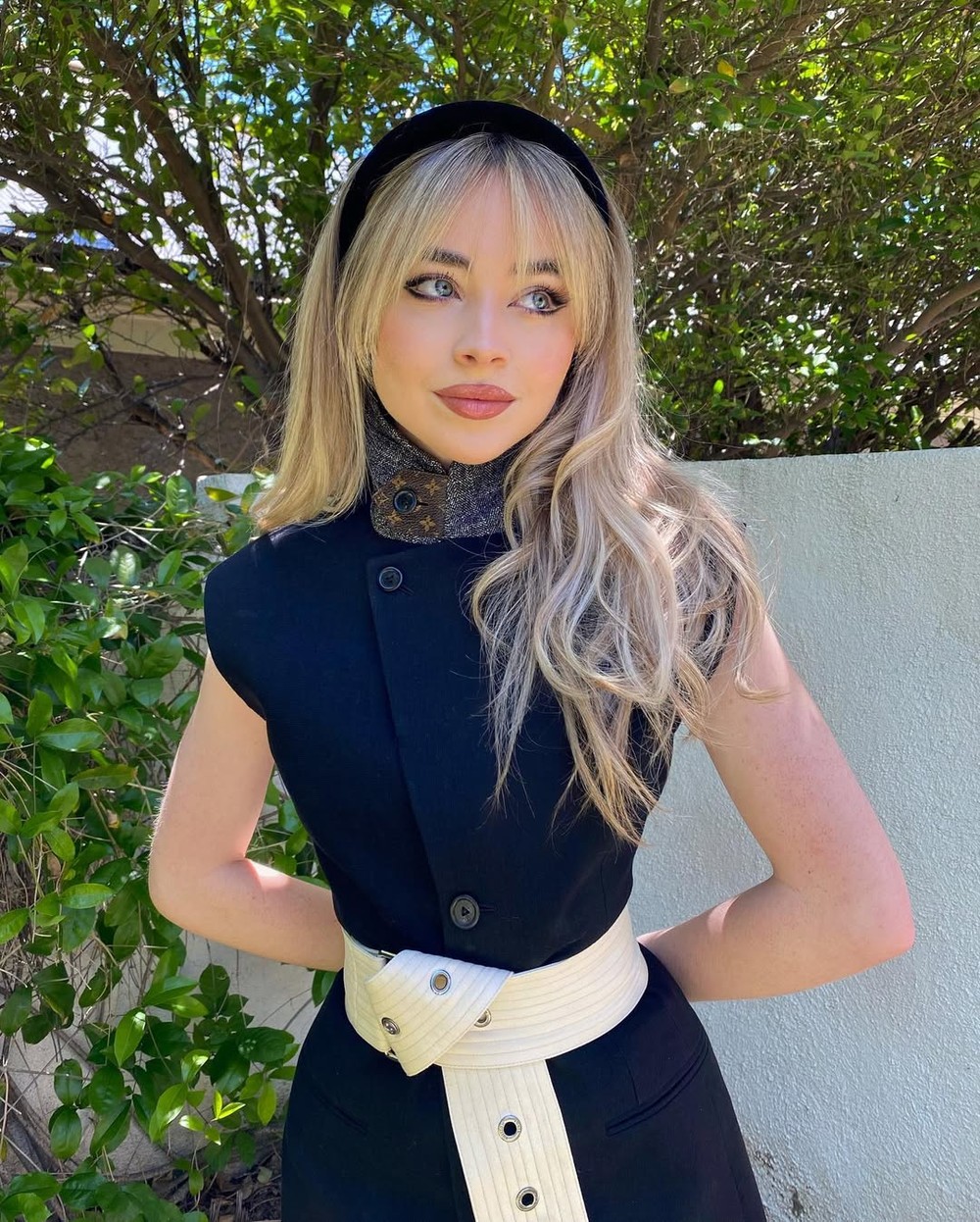 Sabrina Carpenter: um zoom nos looks de beleza da cantora