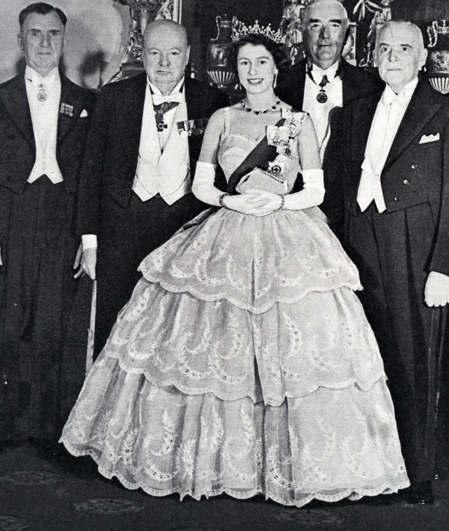 31 fotos raras de Rainha Elizabeth que mostram sua trajetória de vida