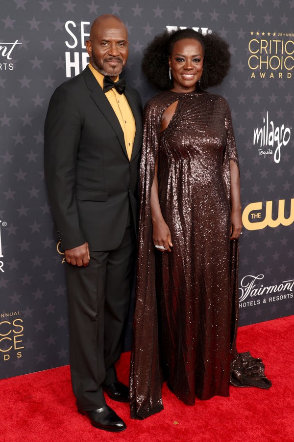 Viola Davis brilha (literalmente) com look Valentino no Critics Choice ...
