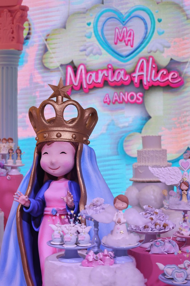 Virgínia mostra detalhes da decoração luxuosa da festa de 4 anos de ...