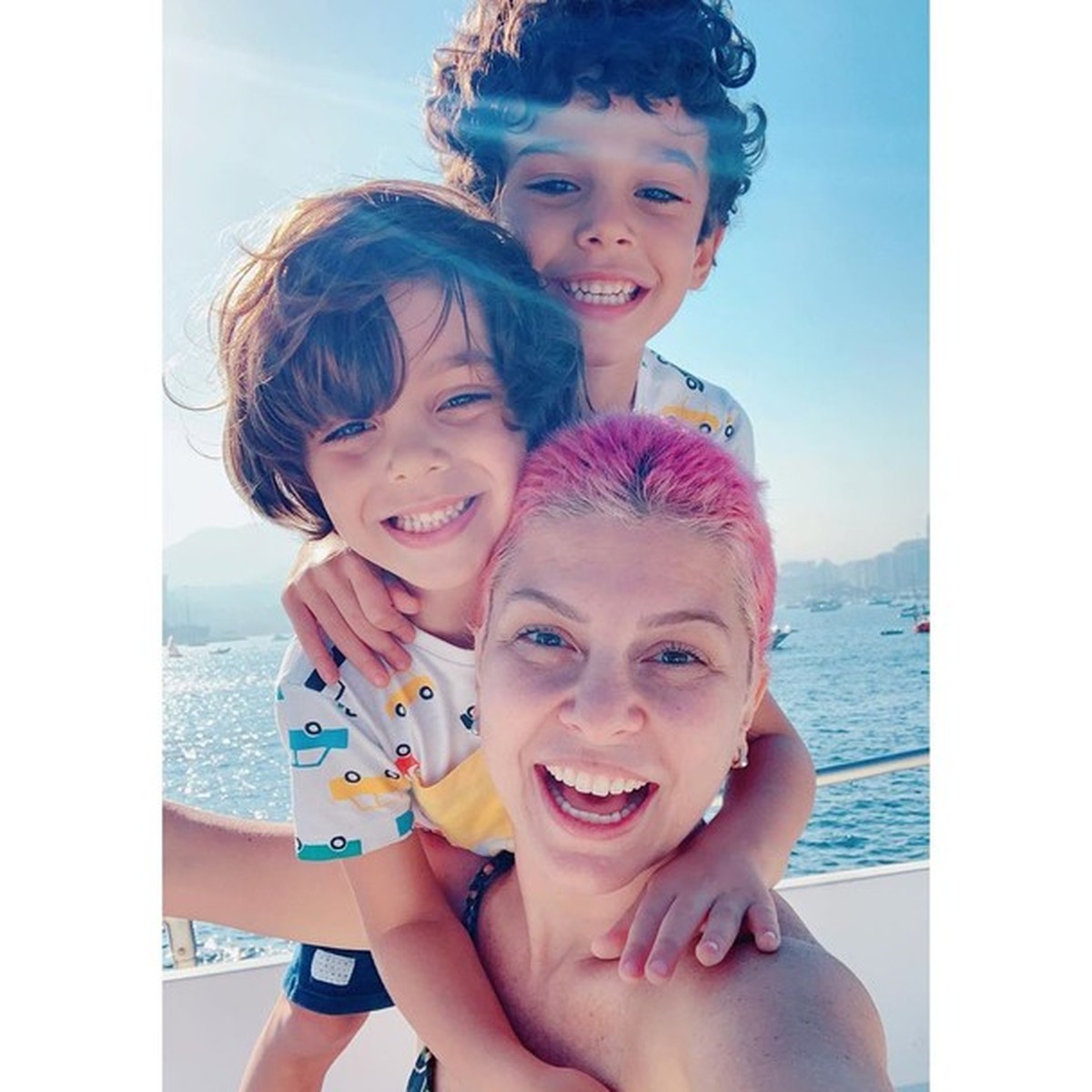 Bárbara Borges posa com os filhos: 'Tudo mudou quando mudei por dentro'