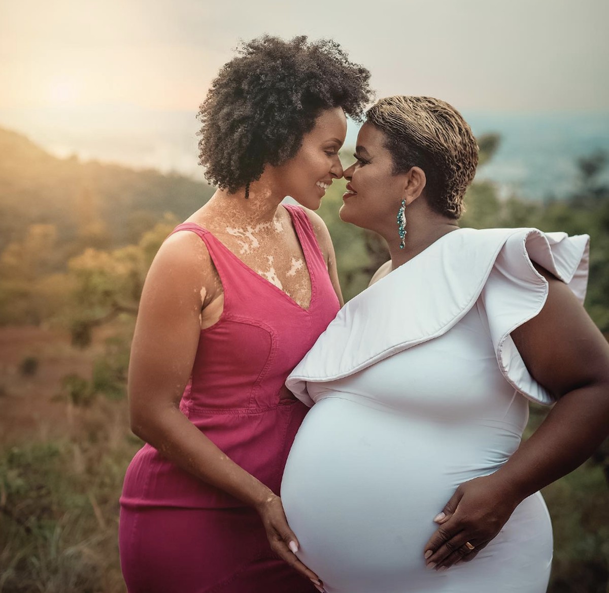 Natália Deodato faz ensaio poderoso com a sua mãe, que está grávida