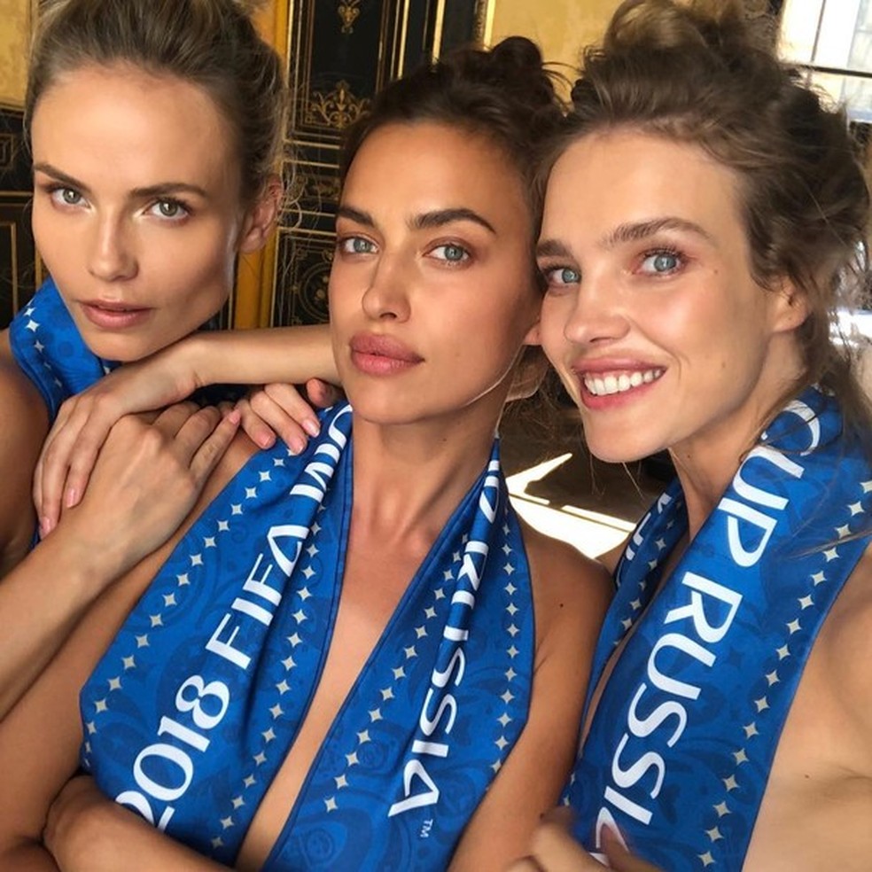 Natasha Poly, Irina Shayk e Natalia Vodianova torcem pela Rússia