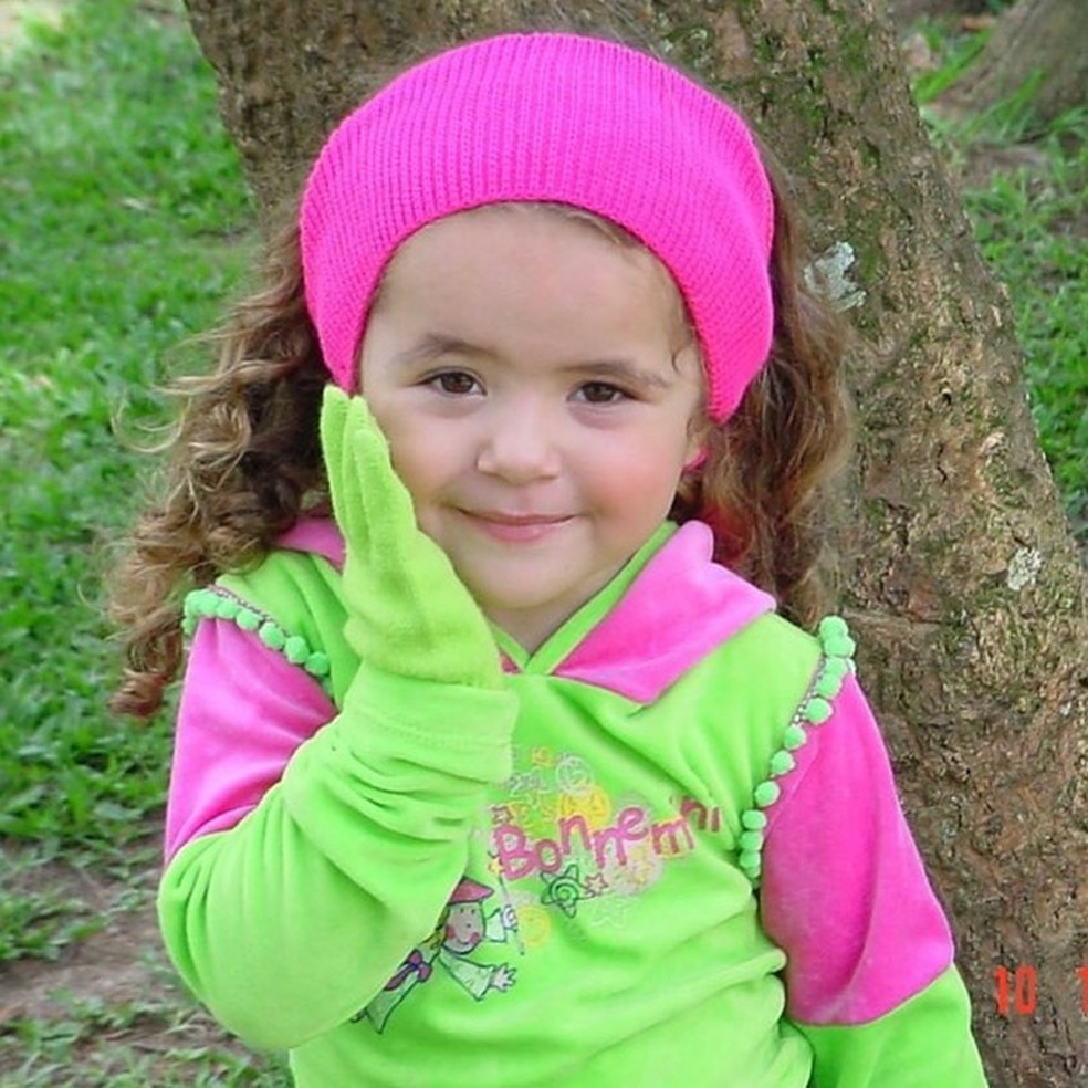 Maisa compartilha foto da infância e brinca: 'Quando eu parecia um ...
