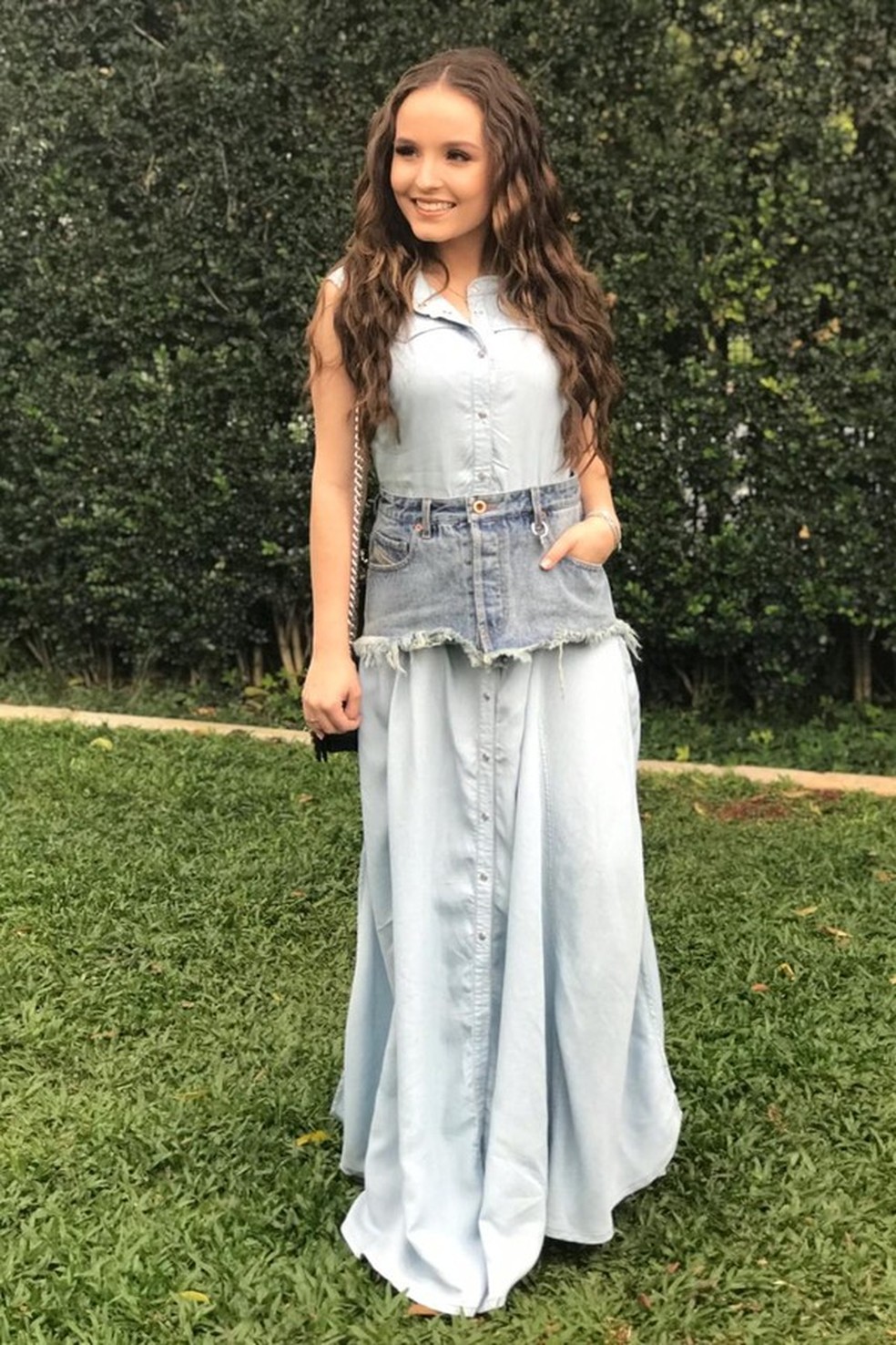 'Amo os memes que fazem sobre mim', diz Larissa Manoela