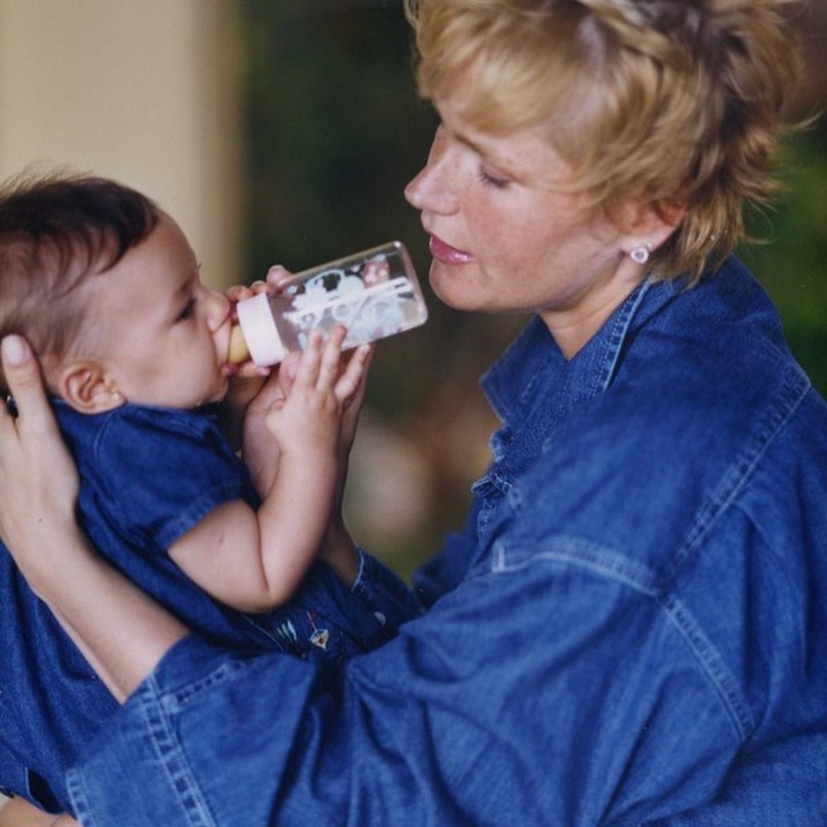 Xuxa Meneghel relembra clique com Sasha e celebra 22 anos da filha