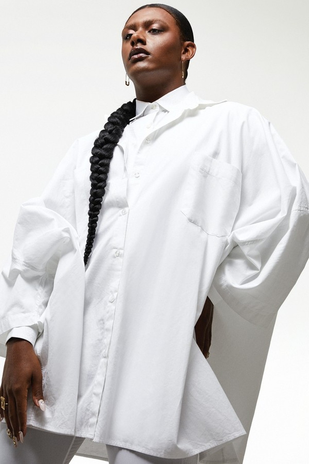 Liniker estrela uma das capas da Glamour de março, dedicada à fé