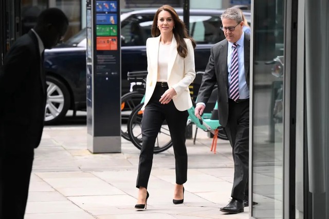 Kate Middleton usa brinco de diamantes avaliado em R$47 mil