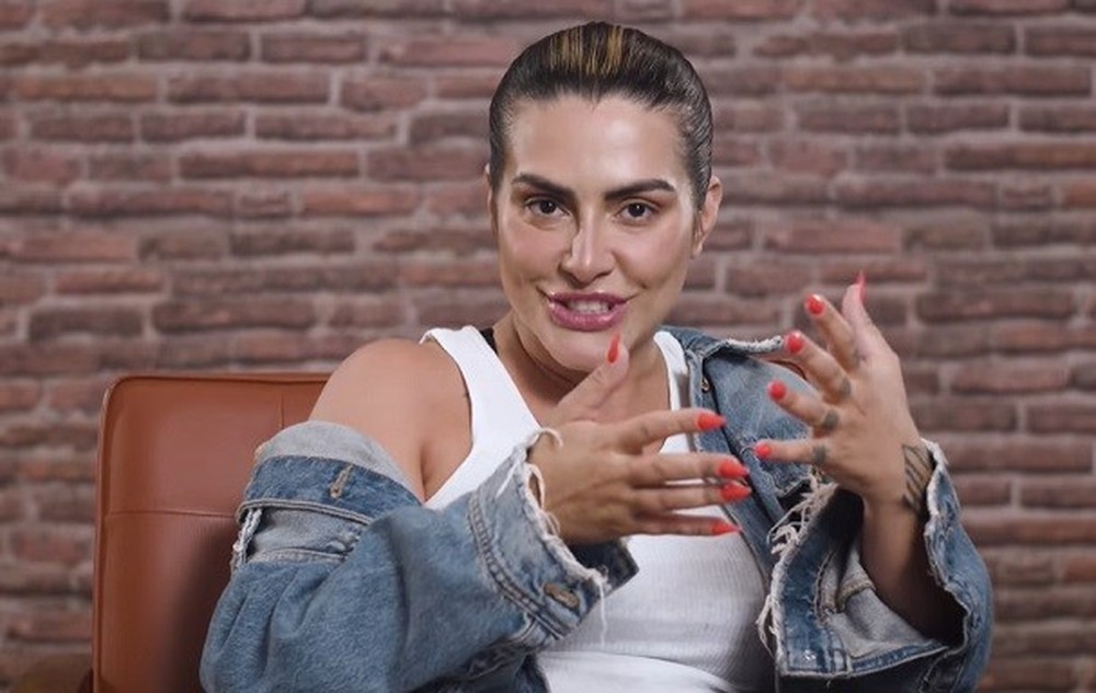 Cleo relembra looks antigos e fala de mudanças no corpo