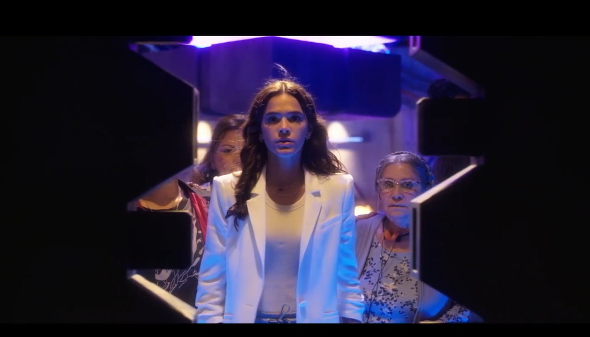 Besouro Azul: veja trailer de filme de super-herói com Bruna Marquezine