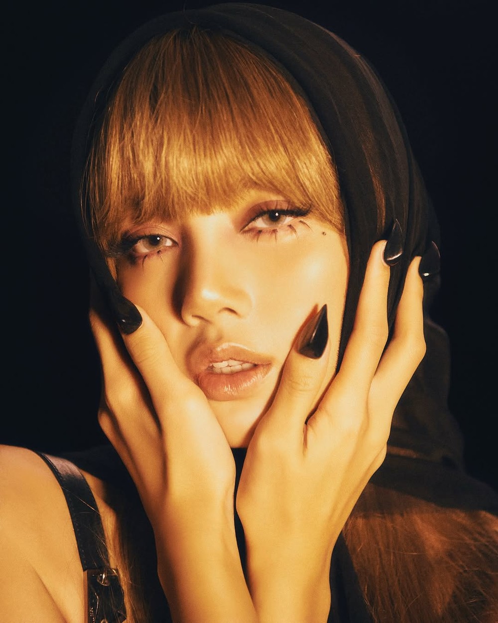 Os truques de beleza mais icônicos de Lisa, do BLACKPINK e The White Lotus