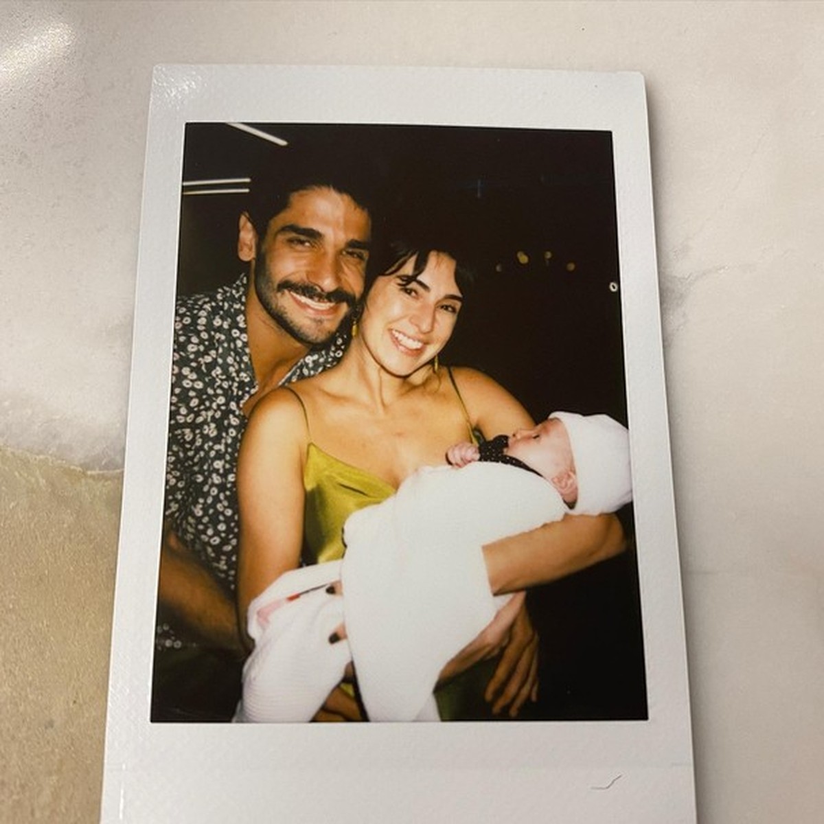 Fernanda Paes Leme conhece filha de Julia Faria