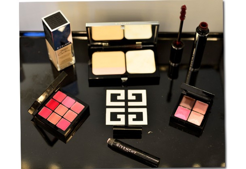 Rosa total! Aprenda o passo a passo para um make cor-de-rosa lindo