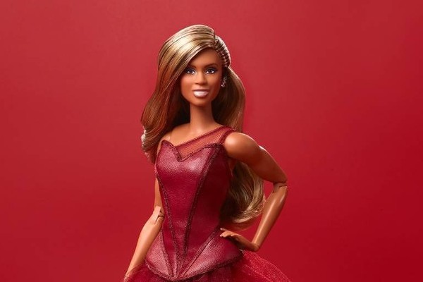 Mattel lança primeira Barbie Trans — e a inspiração é a atriz Laverne Cox