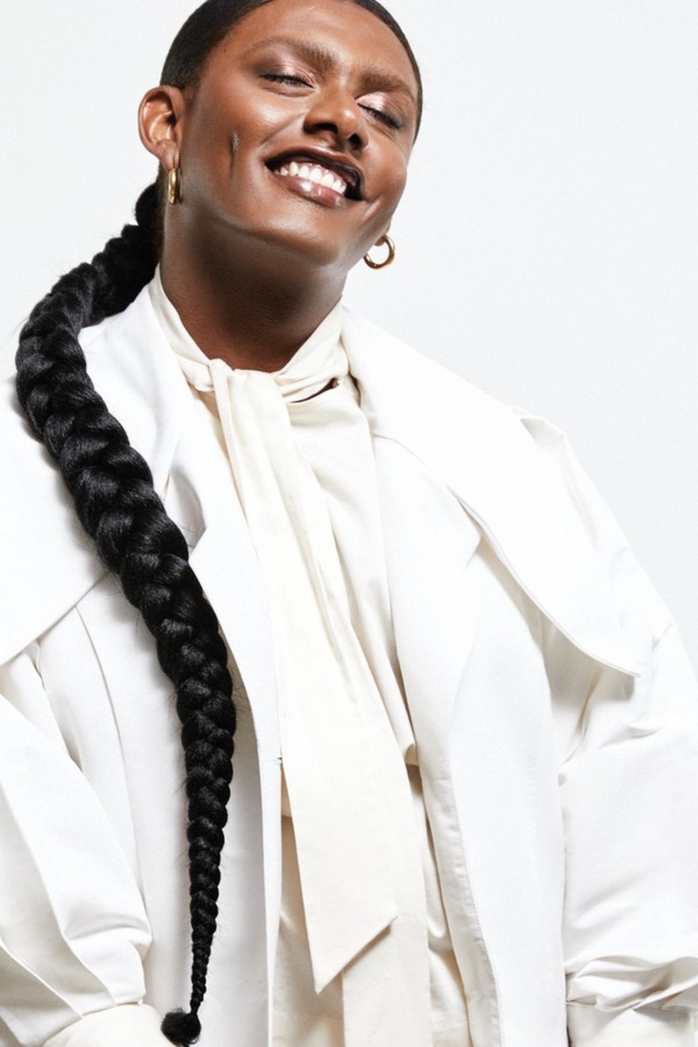 Liniker estrela uma das capas da Glamour de março, dedicada à fé