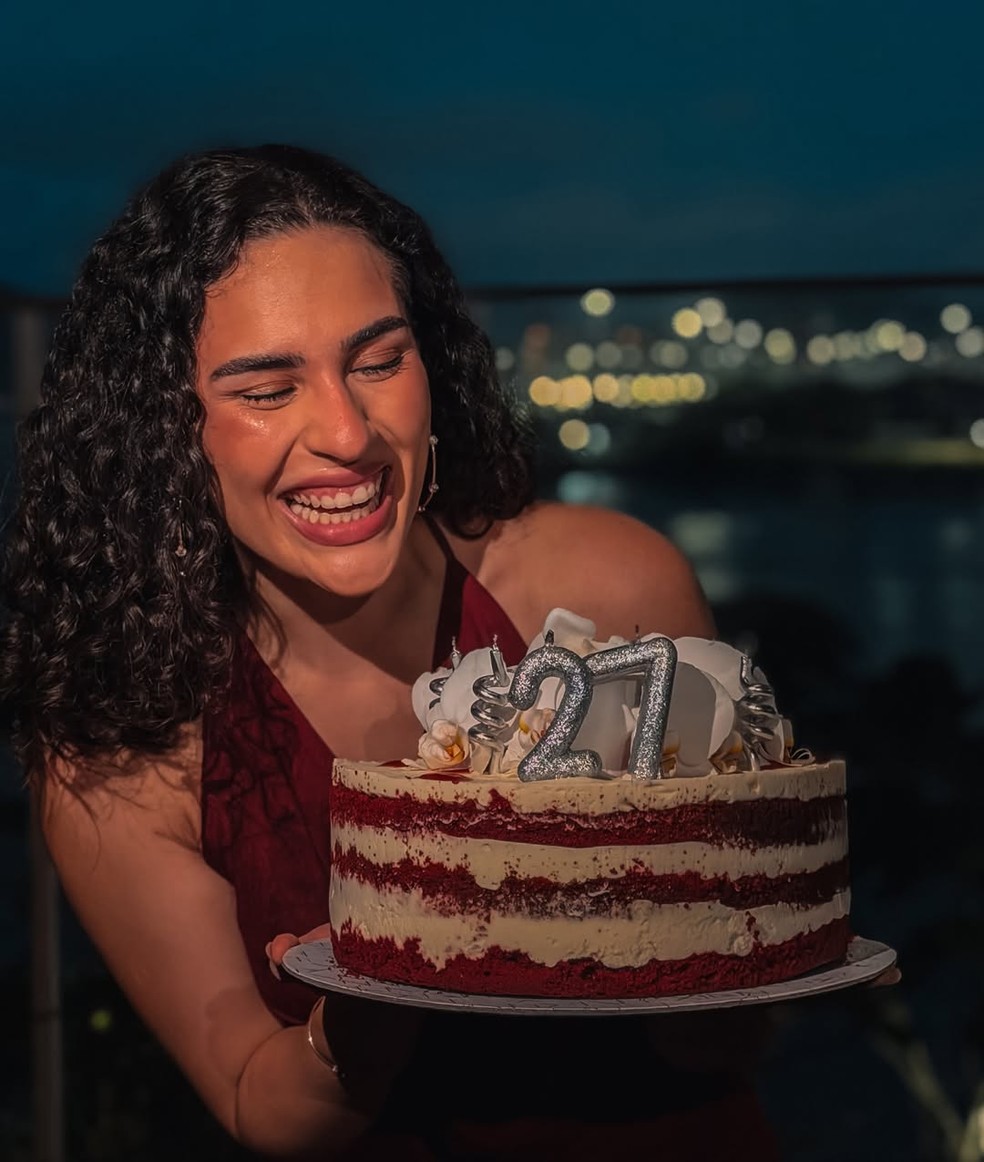Lívian, filha de Renato Aragão, celebra aniversário de 27 anos: 'Mais ...