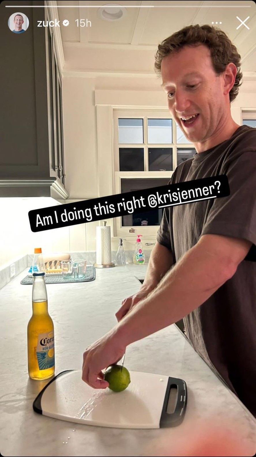 Mark Zuckerberg tira sarro de Kris e Kendall Jenner: 'Estou fazendo certo?'