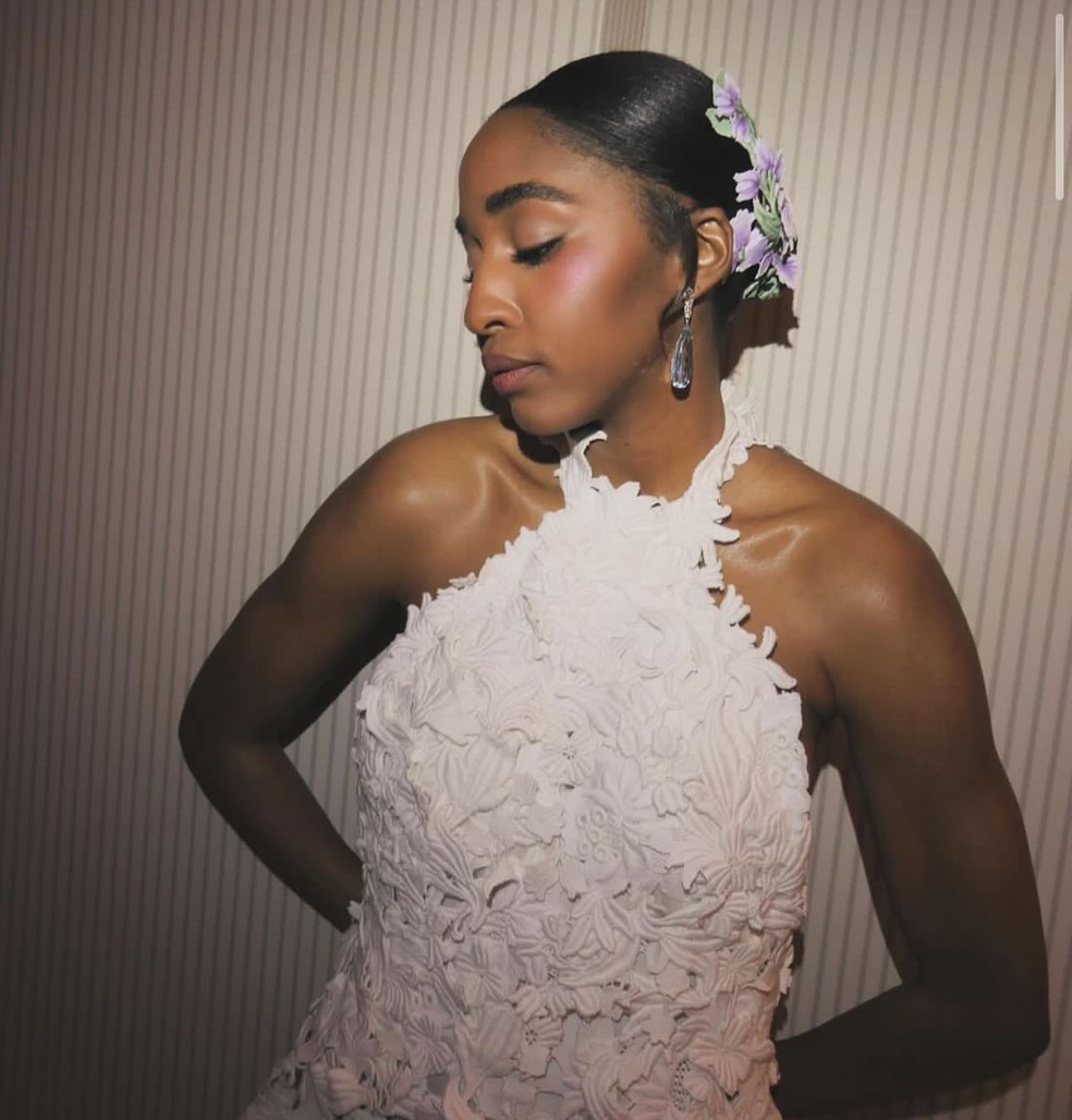 Destrinchamos os looks de Ayo Edebiri, indicada ao Emmy por 'O Urso'