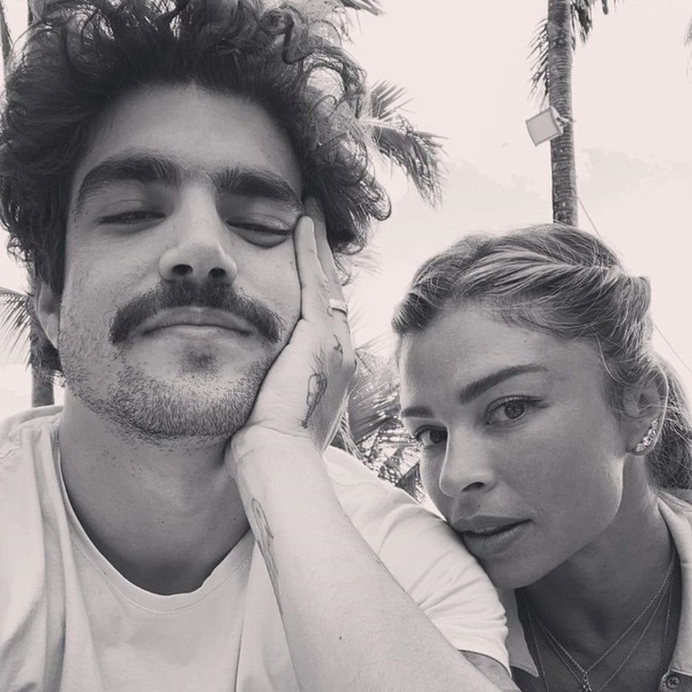 Caio Castro parabeniza Grazi: 'Aniversário do meu amor'