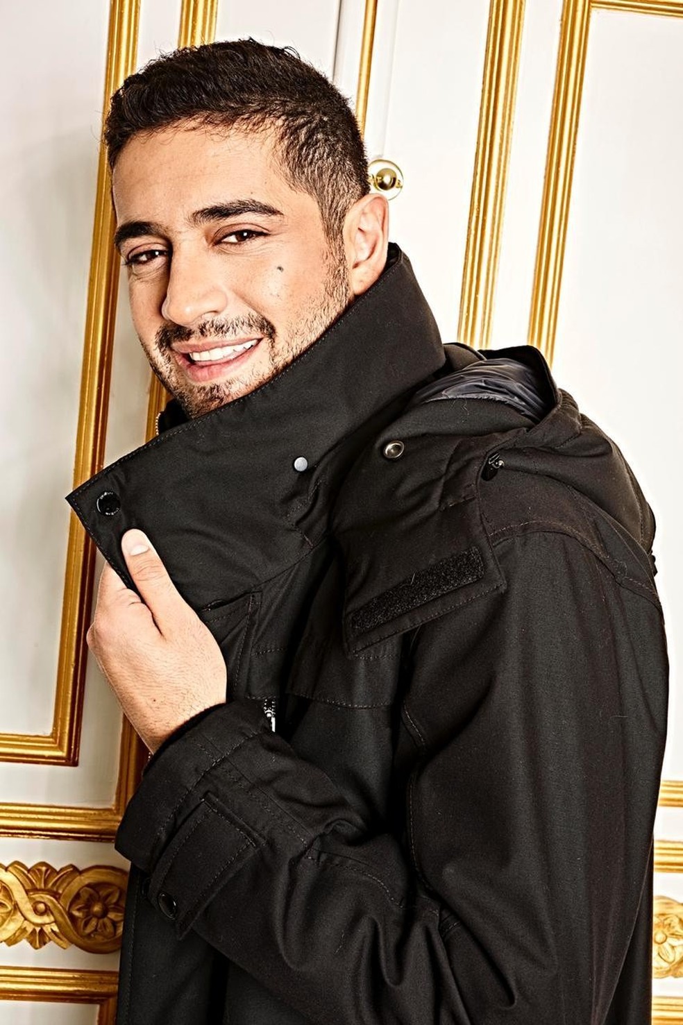 Miguel Rômulo posa para ensaio e diz: 'Tento não me prender a padrão de ...