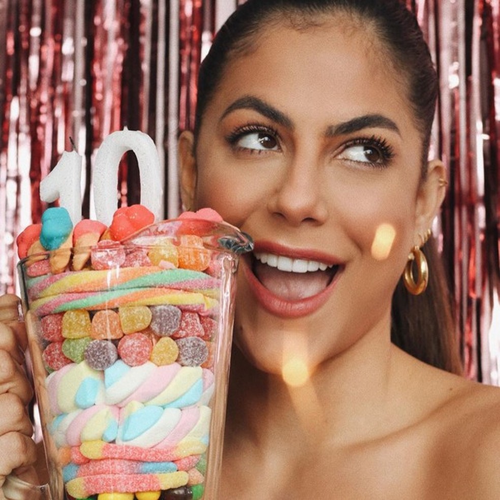 Mari Gonzalez celebra 10 milhões de seguidores no Instagram