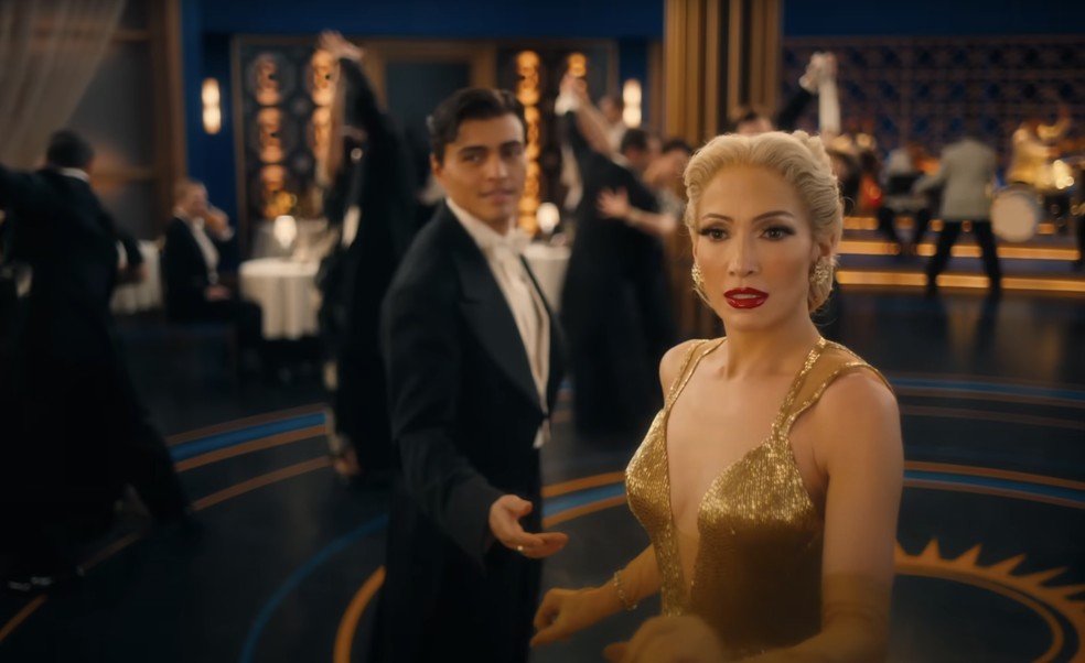 Jennifer Lopez sobre vestido de 23kg usado em novo filme: 'Pesadelo'