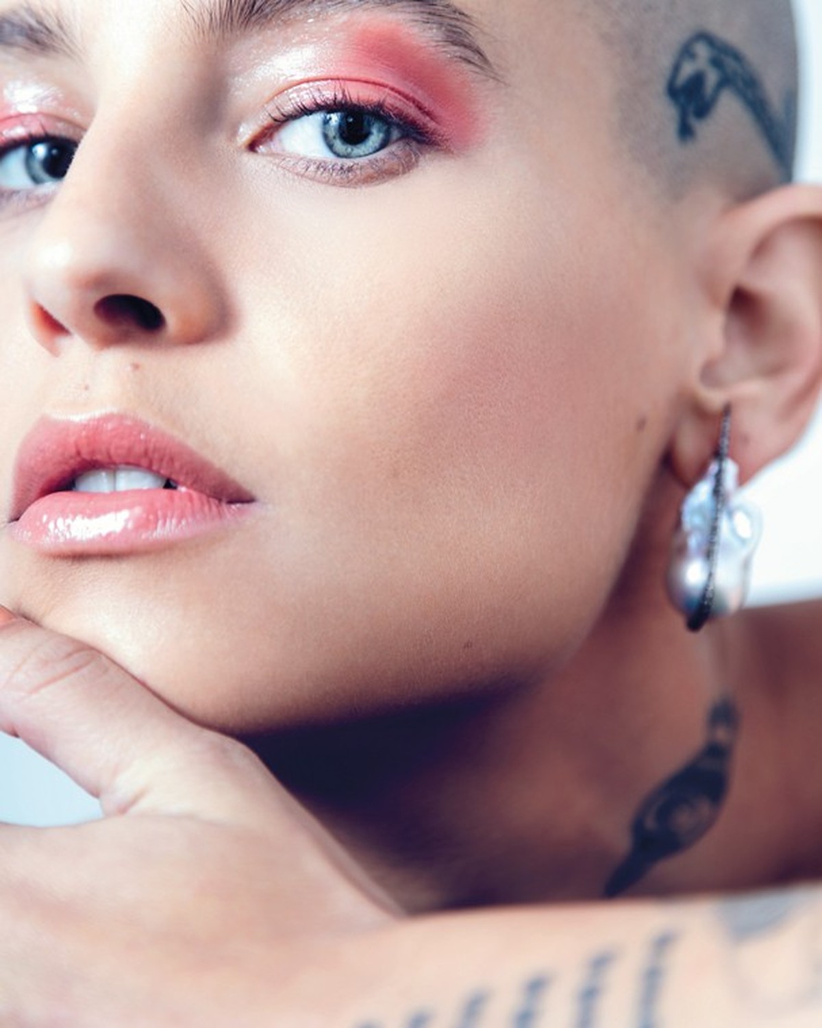 Celso Kamura ensina 5 maneiras de usar make colorido nas festas de fim ...