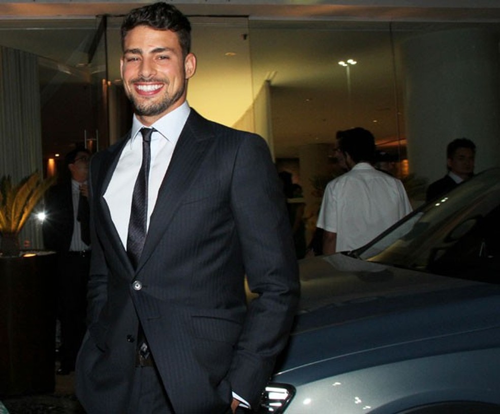 Cauã Reymond: bate-papo com o homem do ano