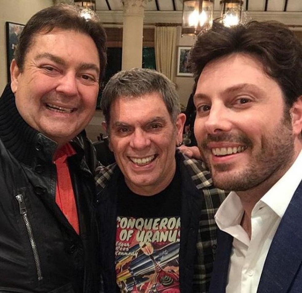 Danilo Gentili curte noite de pizza na casa de Faustão: 'Foi demais'
