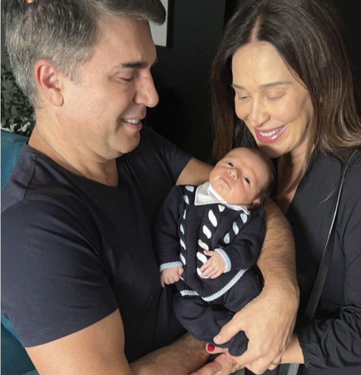 Claudia Raia e Jarbas se derretem por Luca: 'Bora pro pediatra'