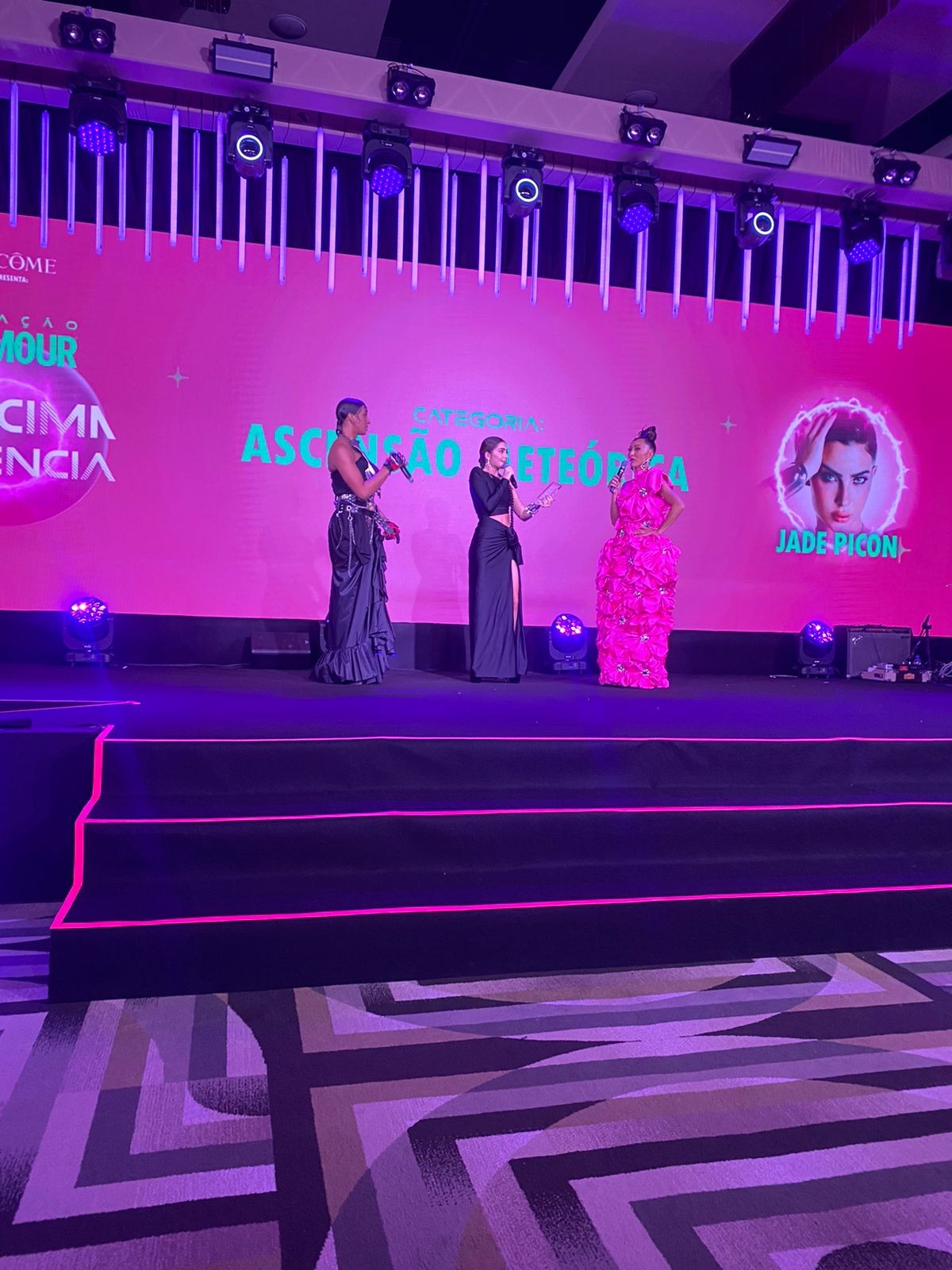 Geração Glamour 2022: Jade Picon se emociona ao receber prêmio